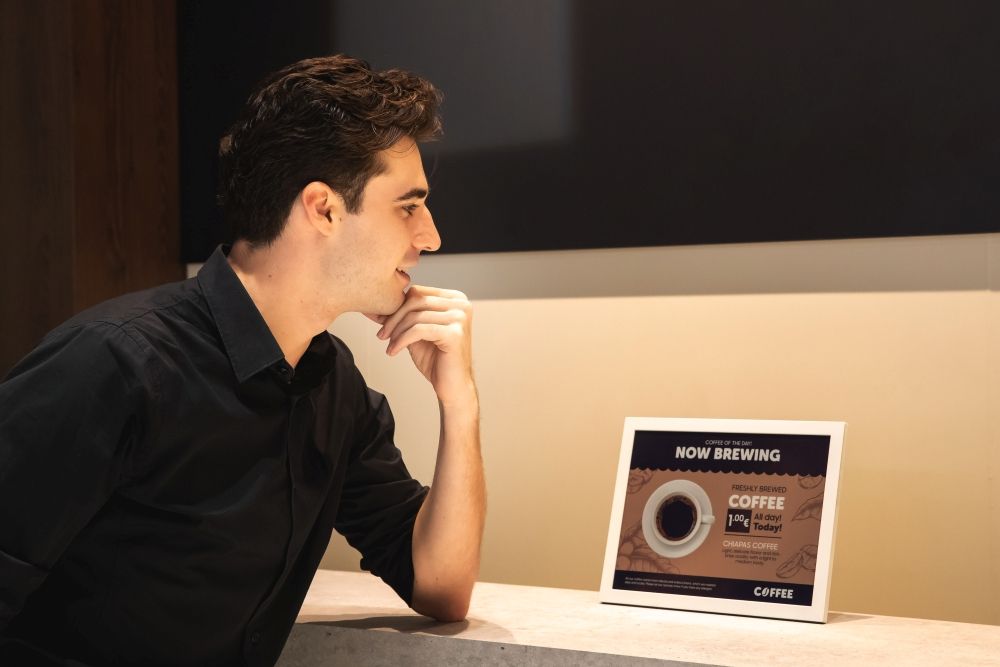 Samsung Debuts Phytoplankton-Based E-Paper Display | The Tech Buzz